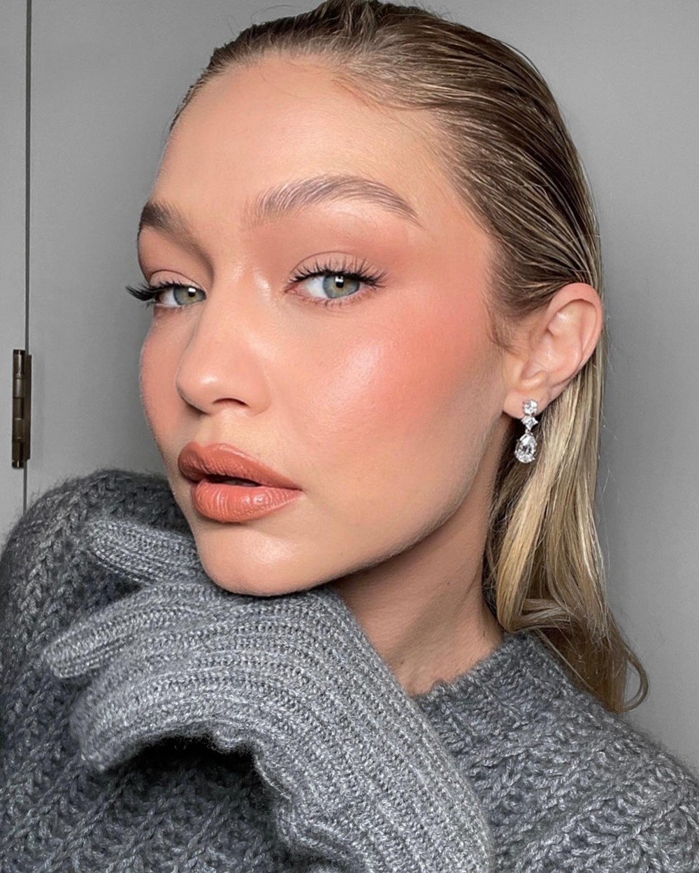 Como usar Peach Fuzz, a cor do ano de 2024 eleita pela Pantone, na ...