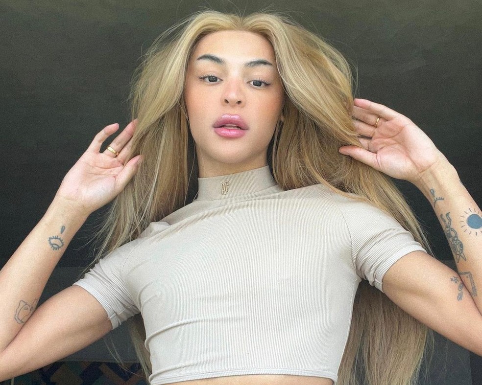 Pabllo Vittar agita as redes sociais ao anunciar novo status: 'namorando'