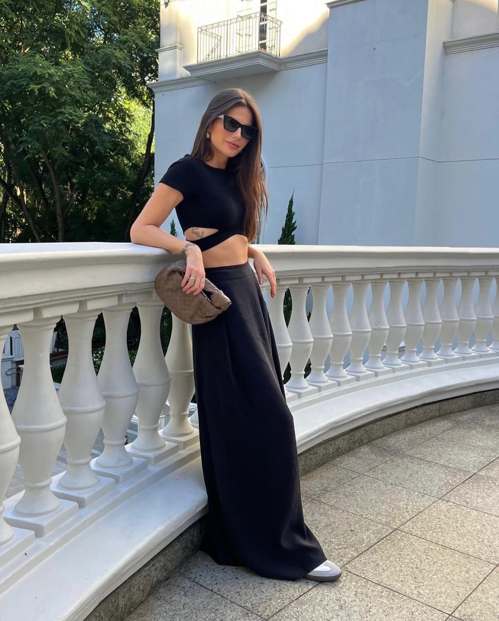 Kelly Piquet posa em cenário paradisíaco de SP