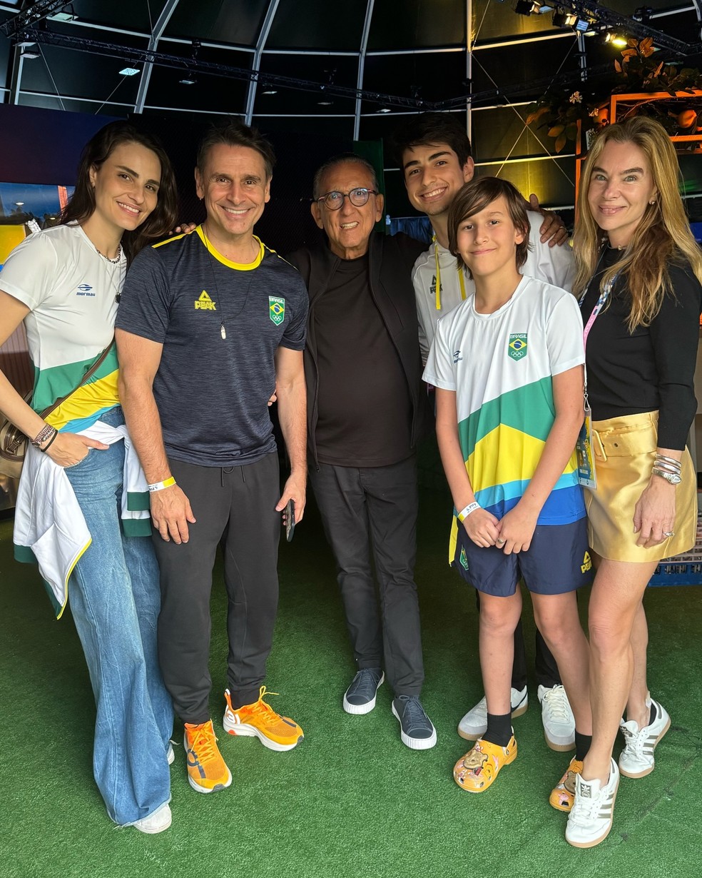 Desirée Soares abre álbum de fotos com atletas e outros famosos em Paris