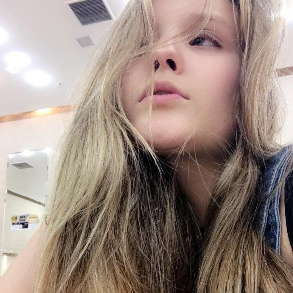 Larissa Manoela resgata cliques da adolescência em dia de TBT