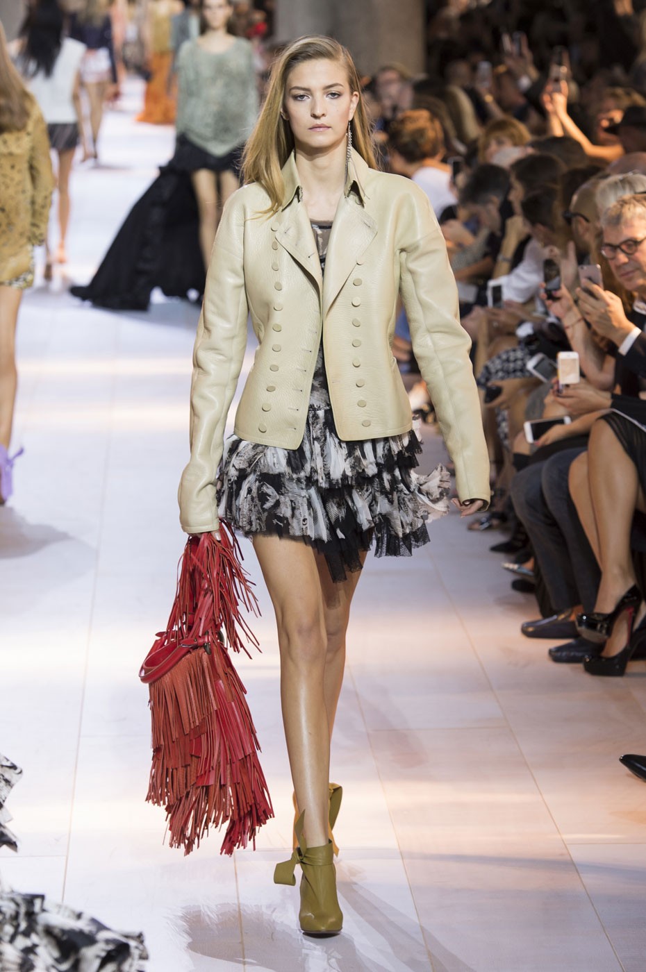 Peter Dundas estreia à frente da Cavalli