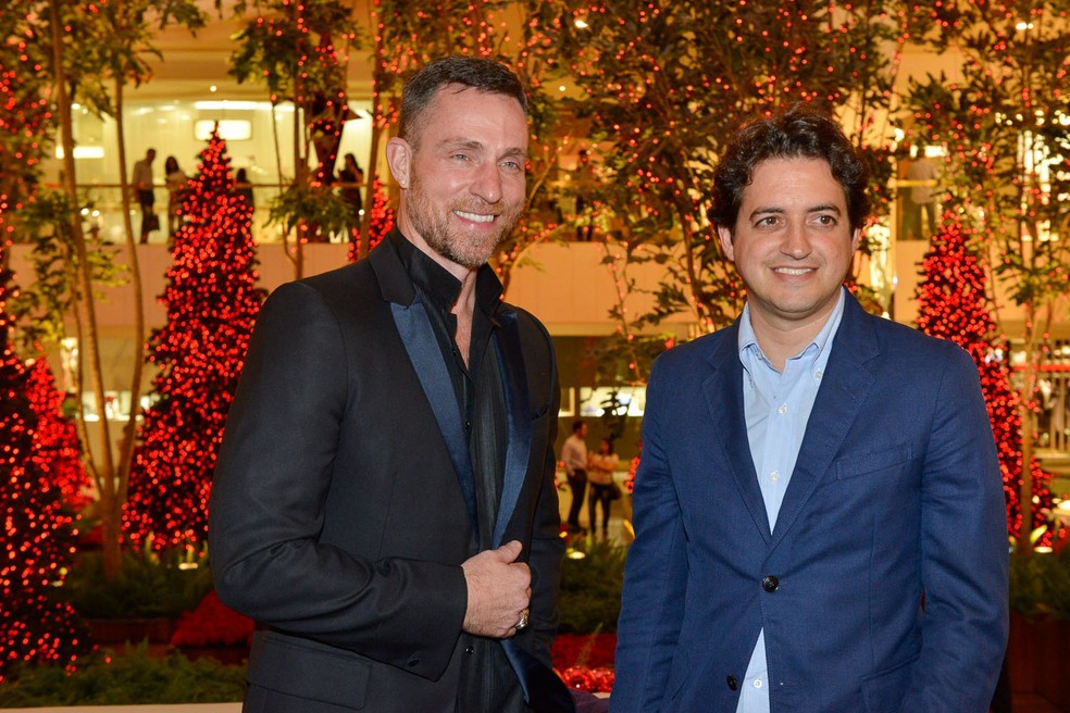 Coquetel comemora a decoração de Natal de Jeff Leatham na rede Iguatemi