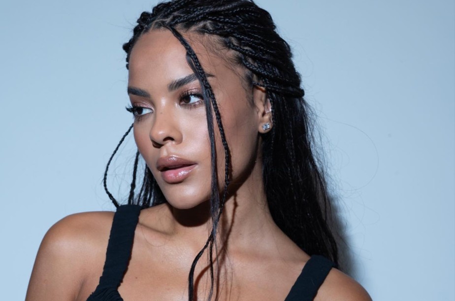 Bella Campos rouba a cena com ensaio underwear | Celebridades | Vogue