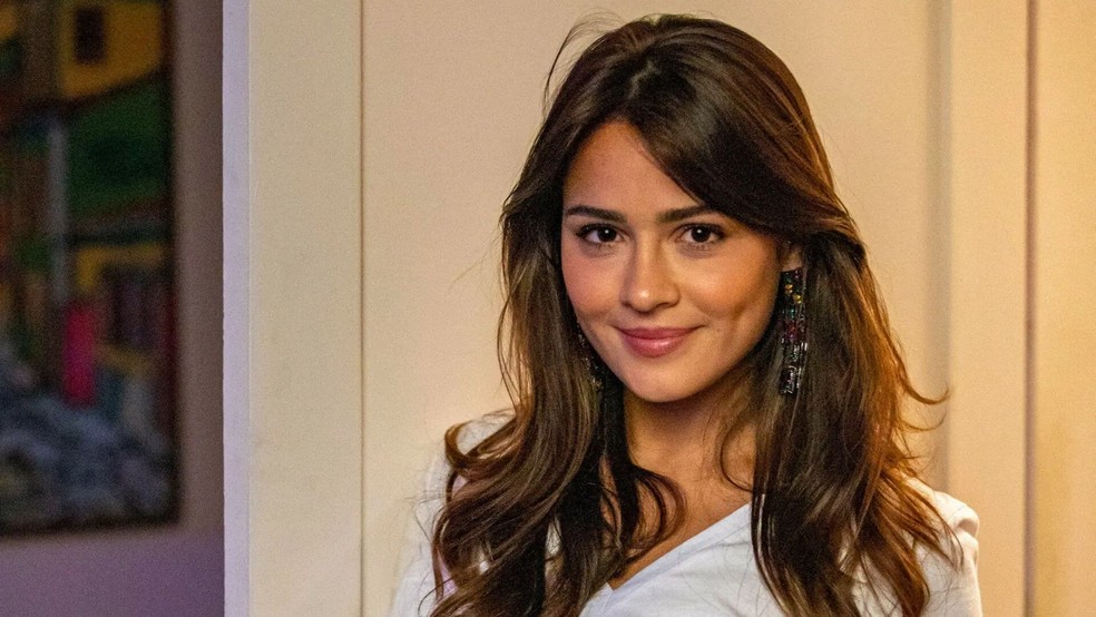 Giullia Buscacio comenta participação especial em “Travessia”