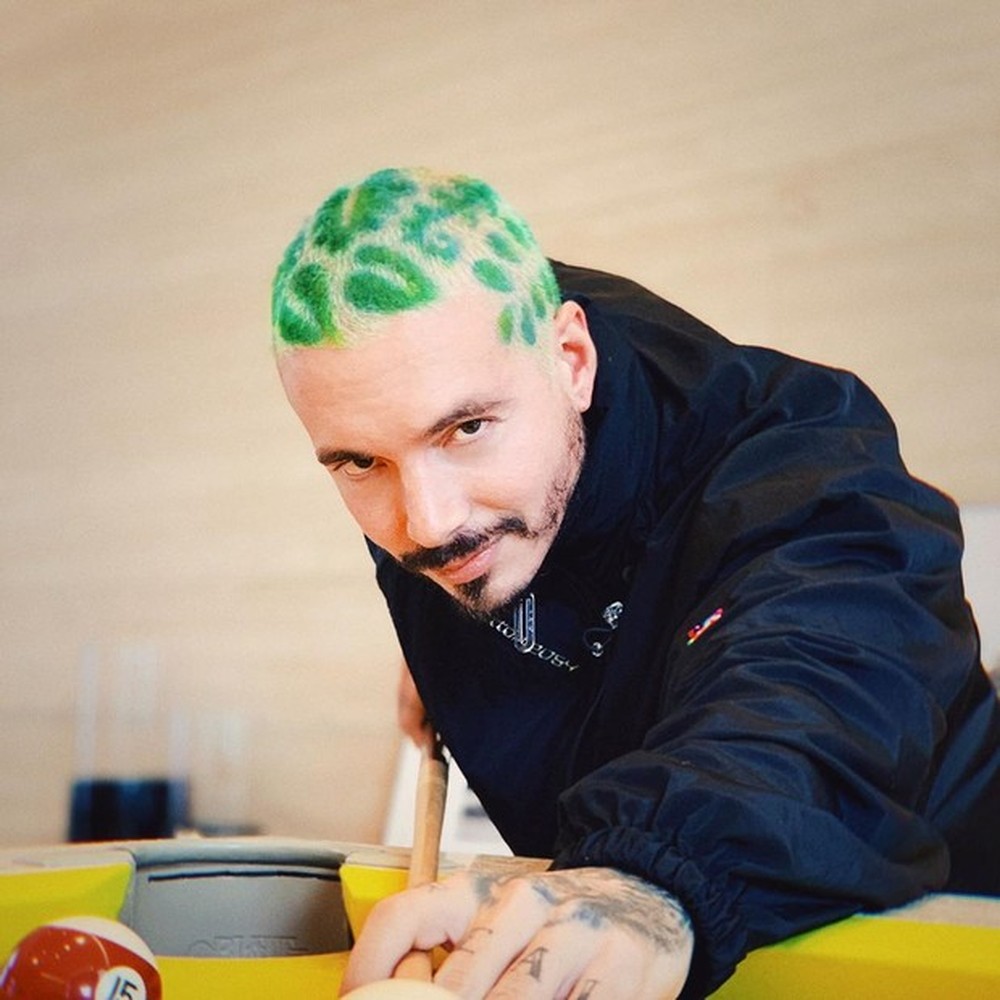 J Balvin revela seu segredo inusitado para relaxar à noite