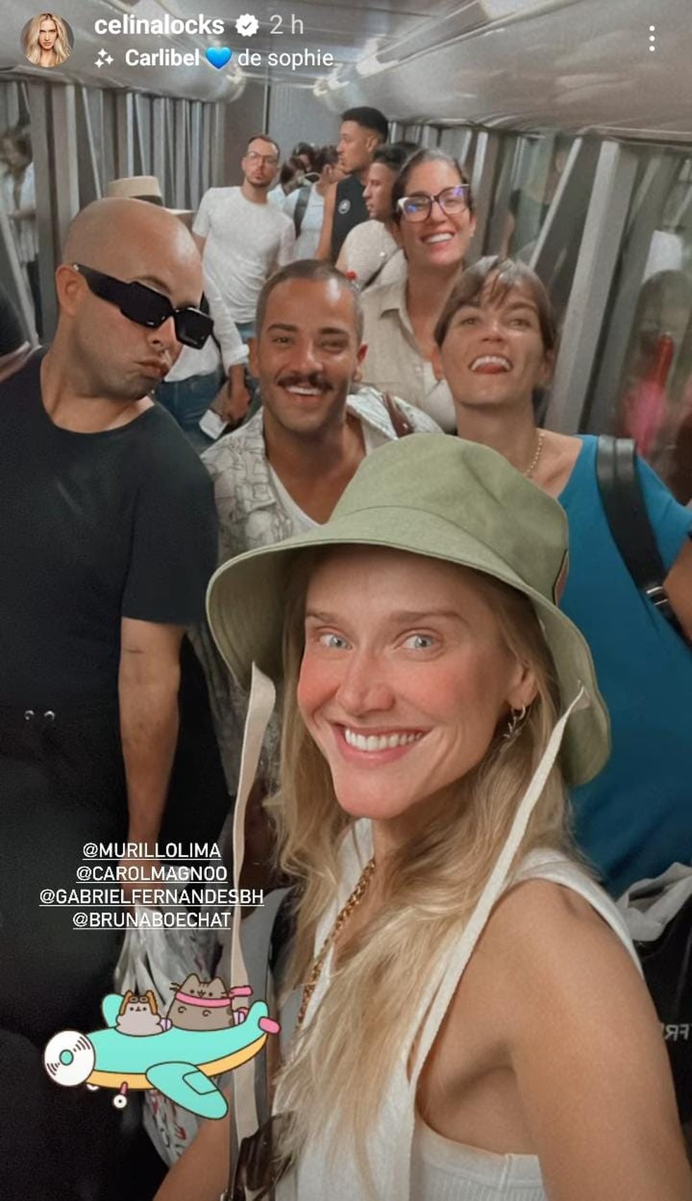 Celina Locks arruma as malas para despedida de solteira