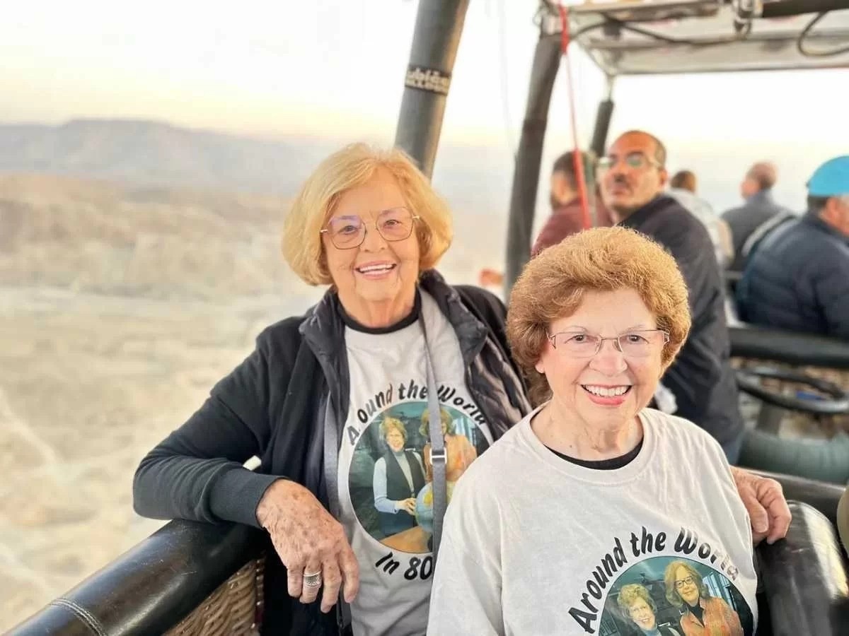 Melhores amigas idosas viajam o mundo em 80 dias: 'Viva'