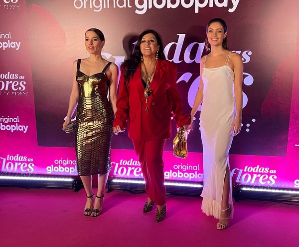 Nascida em Paris, Yara Charry canta em francês ao lado de Mumuzinho ...