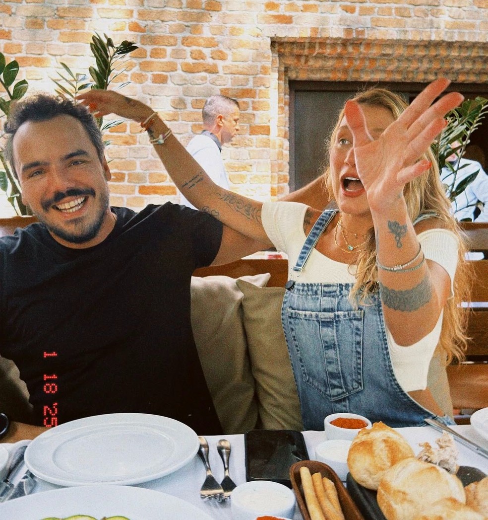 Gabriela Pugliesi faz declaração de amor para Tulio Dek