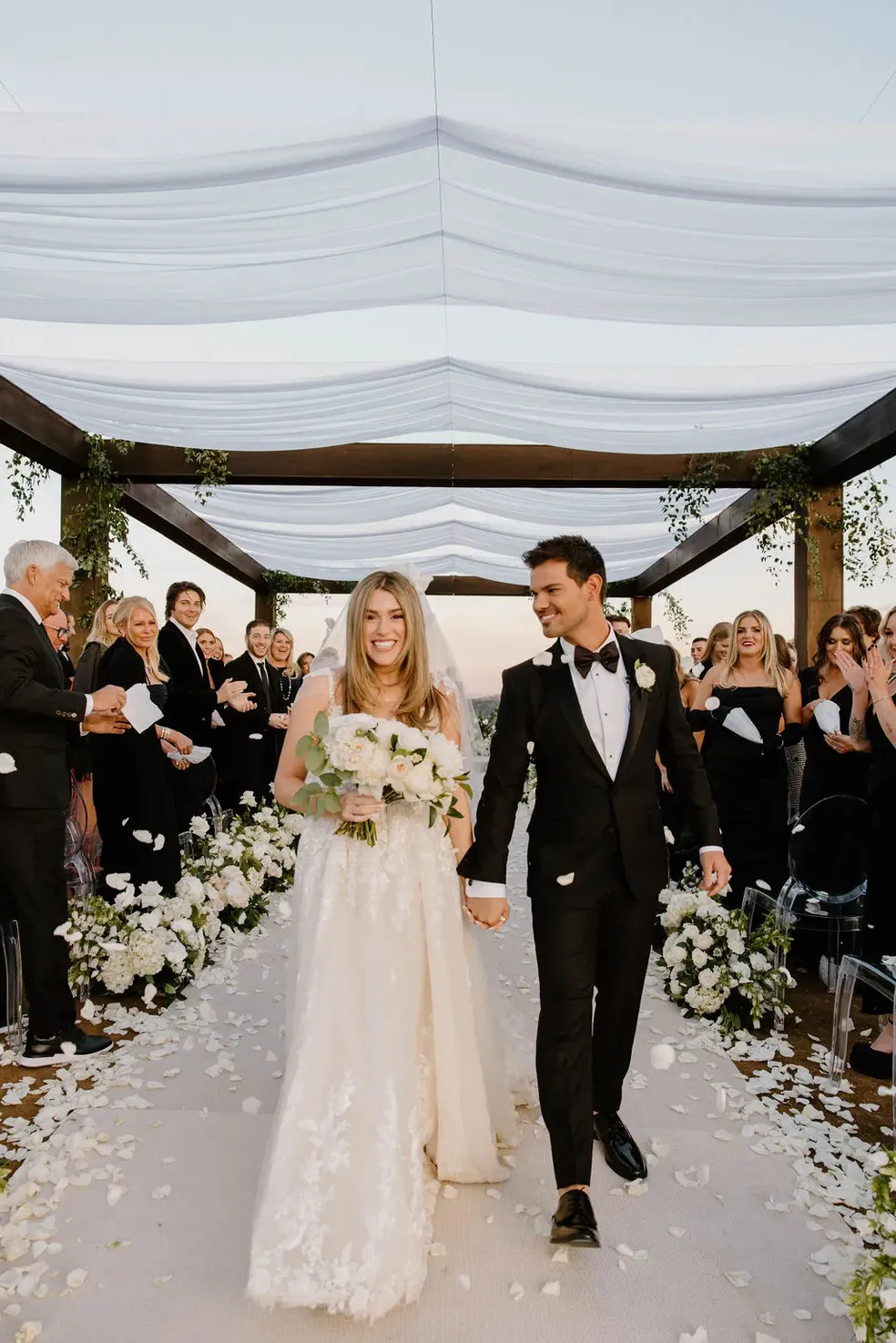 Taylor Lautner, astro de 'Crepúsculo', se casa com Taylor Dome na ...