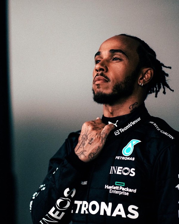 Lewis Hamilton diz que precisa de uma namorada brasileira para aprender ...