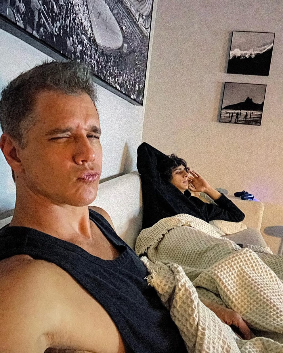 Marcio Garcia visita apartamento do filho: 'Meu bebê'