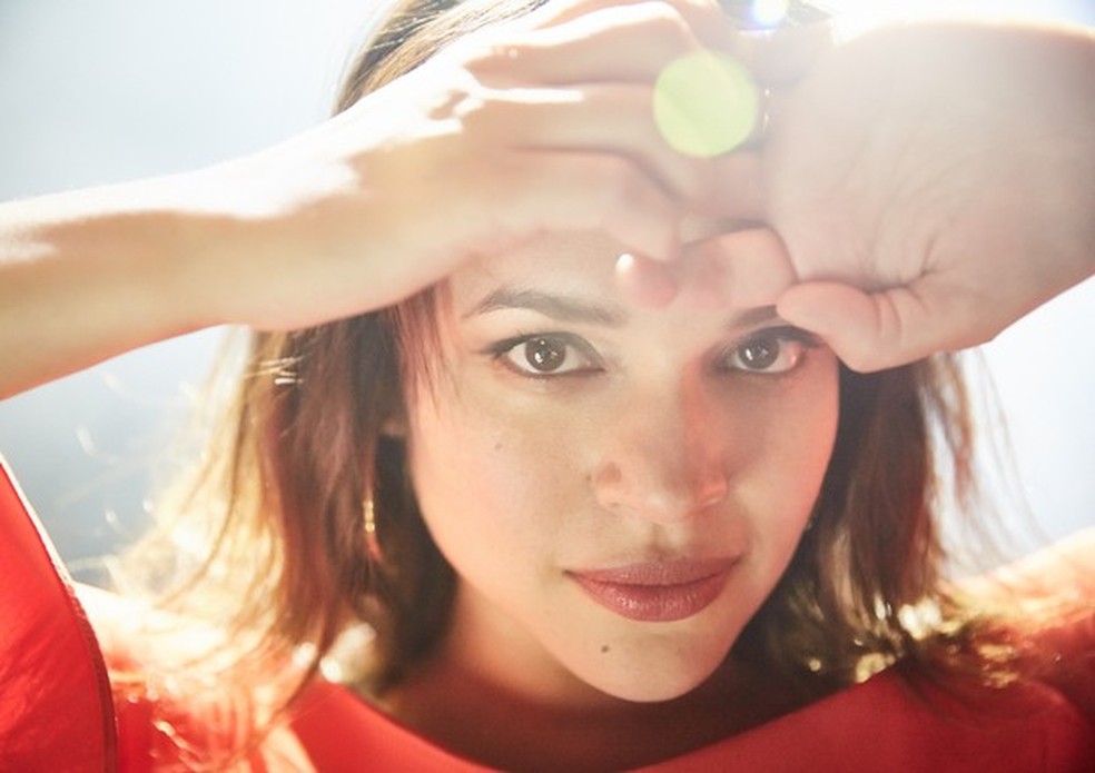 Norah Jones volta ao Brasil para quatro shows e fala à Vogue sobre ...