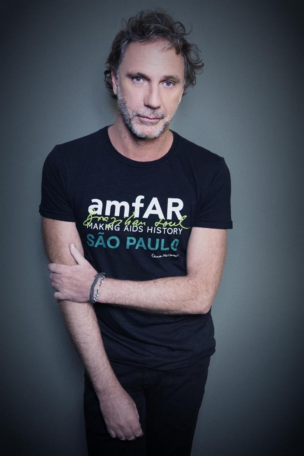 Celebs abraçam a causa e posam com a t-shirt da amfAR 2014 by Oskar ...