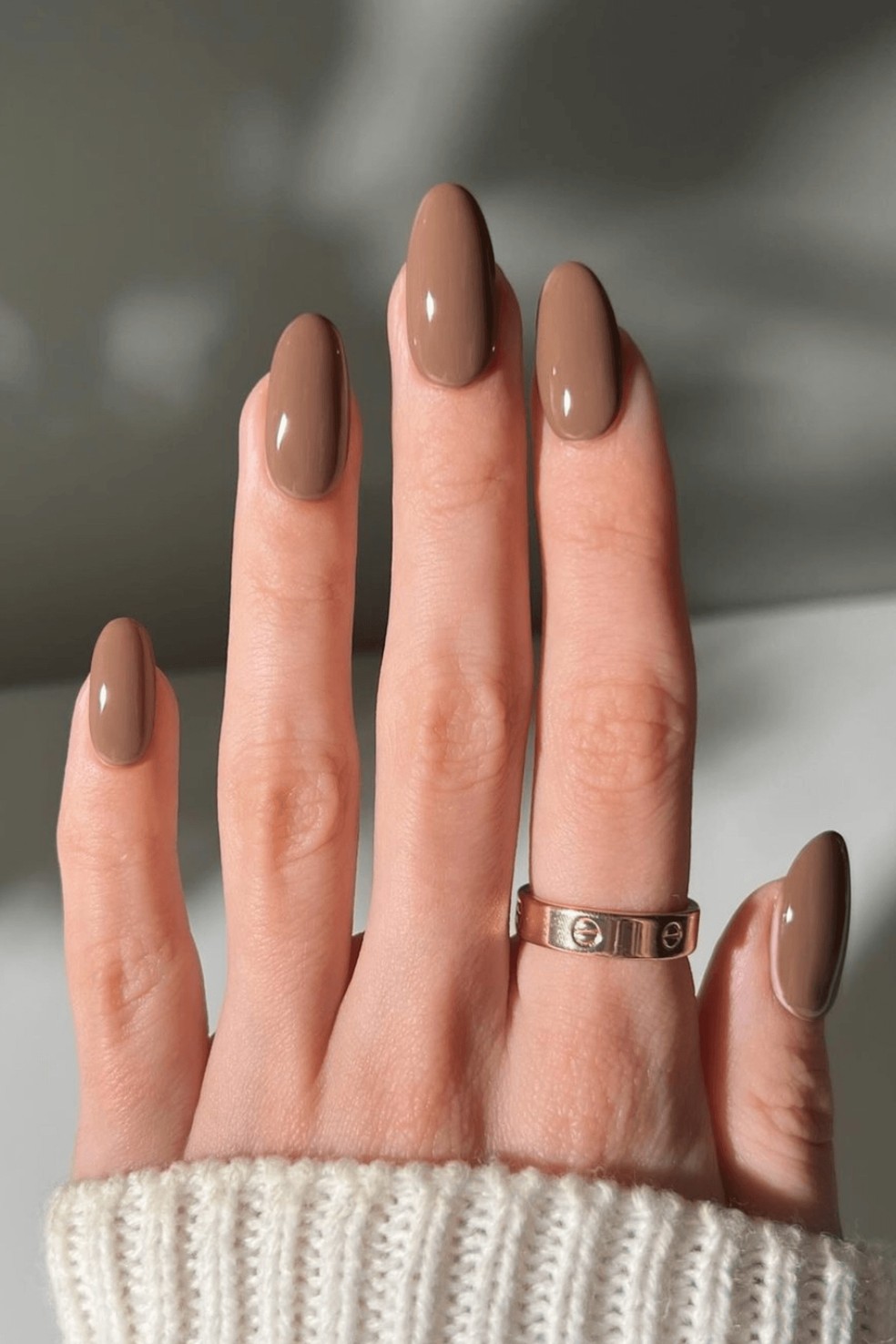 10 inspirações de unhas em tons de marrom para o inverno