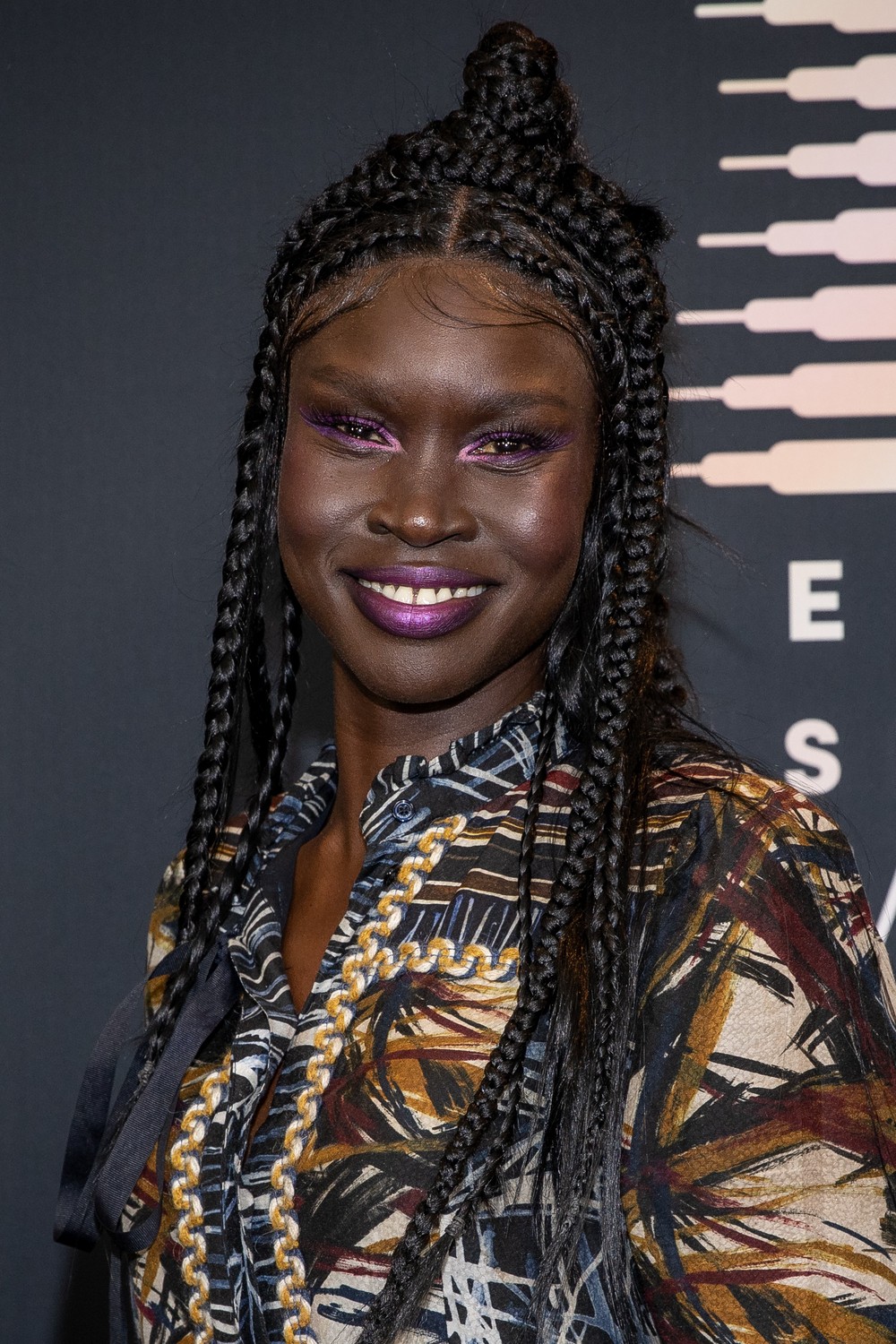 15 momentos de beleza icônicos de Alek Wek nas passarelas e tapetes ...