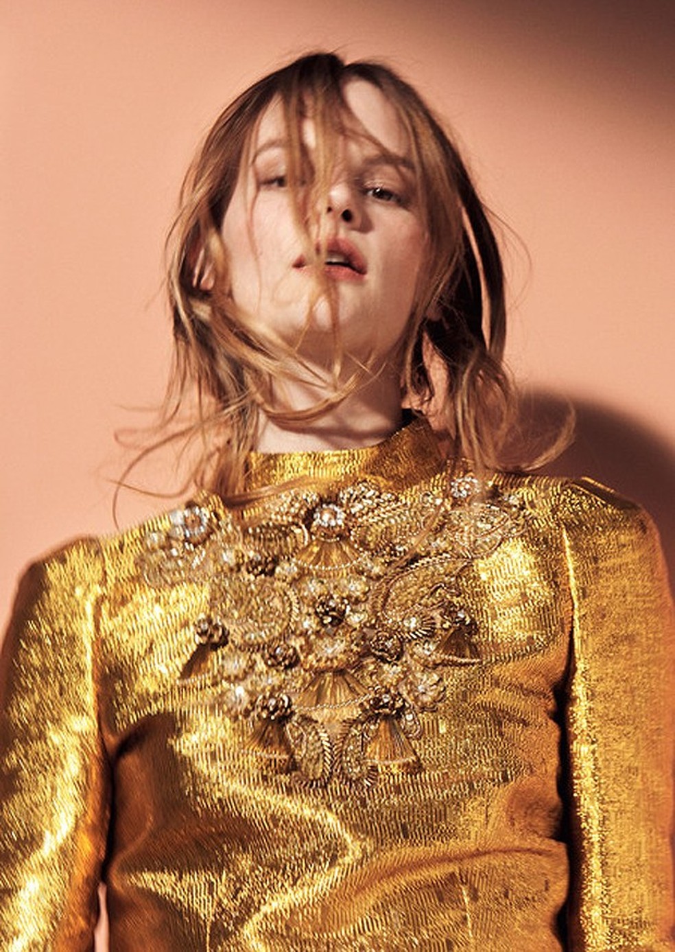 Revelada a primeira coleção da Issa sob direção criativa de Blue Farrier