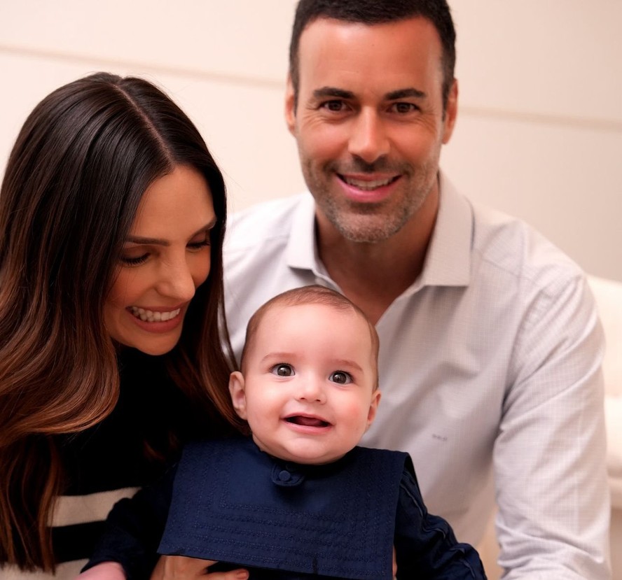 Carol Celico celebra 6 meses de vida do caçula, Rafael