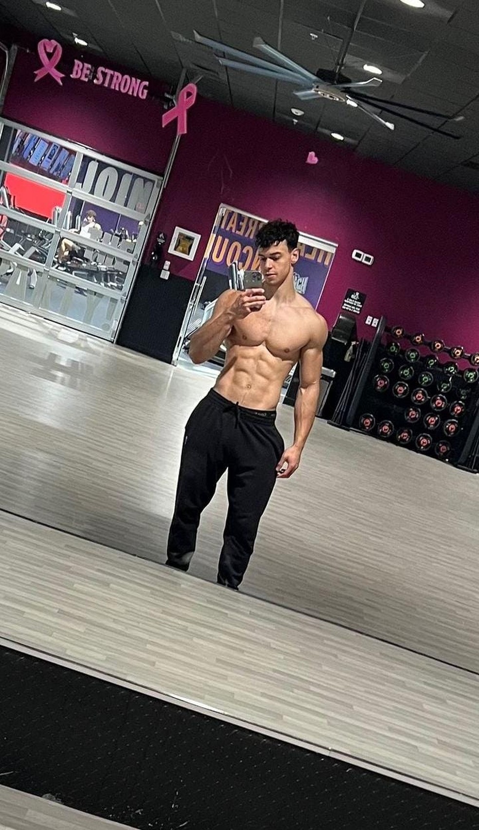 Victor Alexandre mostra resultado de mais um treino intenso