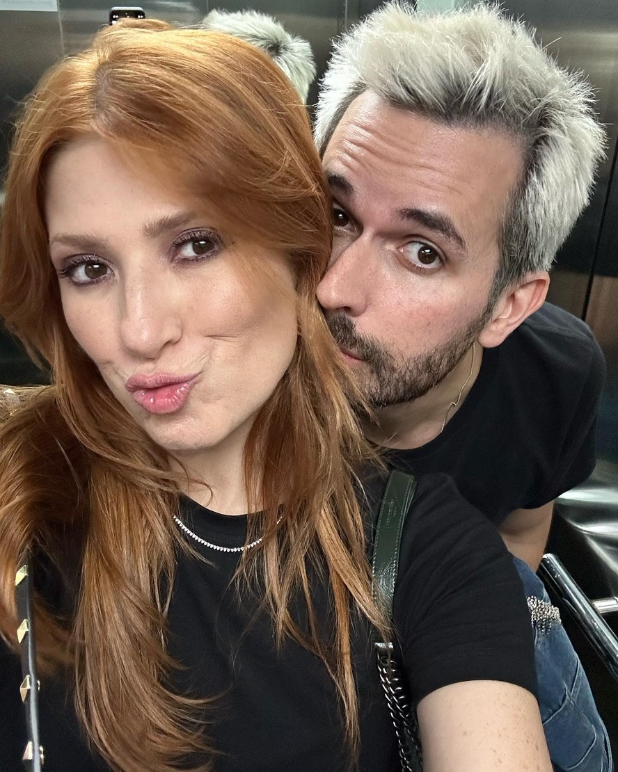 Ruiva, Dani Calabresa posta foto rara com marido Richard Neuman: 'Lindos'