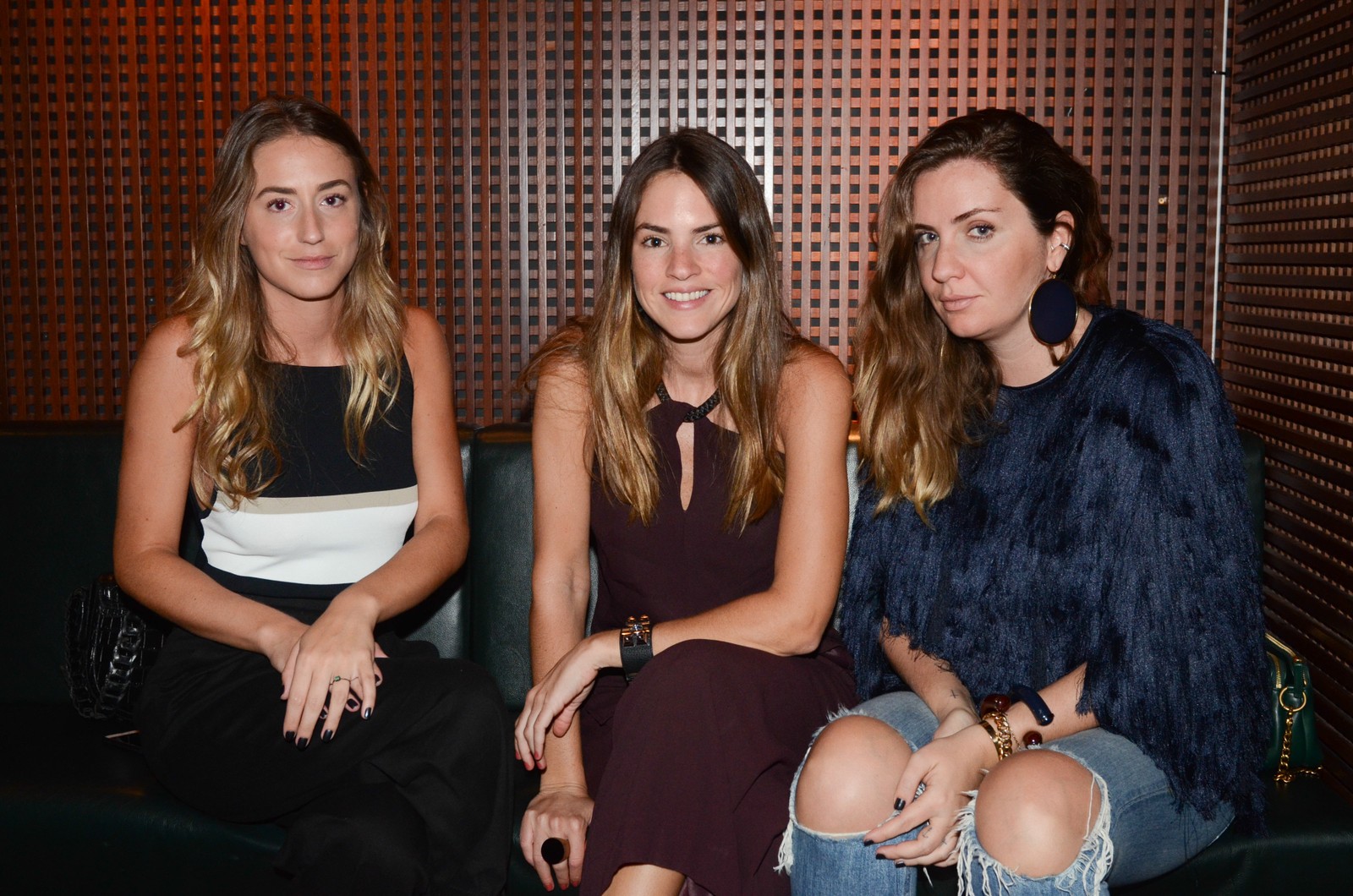 Schutz arma jantar em torno de time de stylists americanos