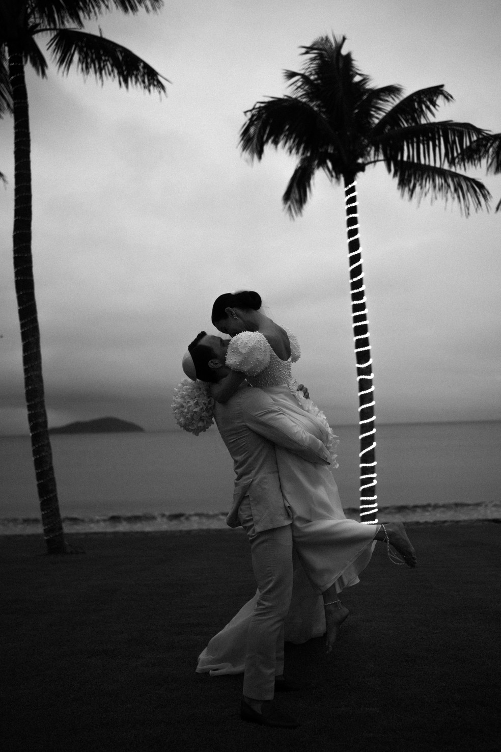 Modelo Luma Grothe se inspira em vestido de Audrey Hepburn para ...