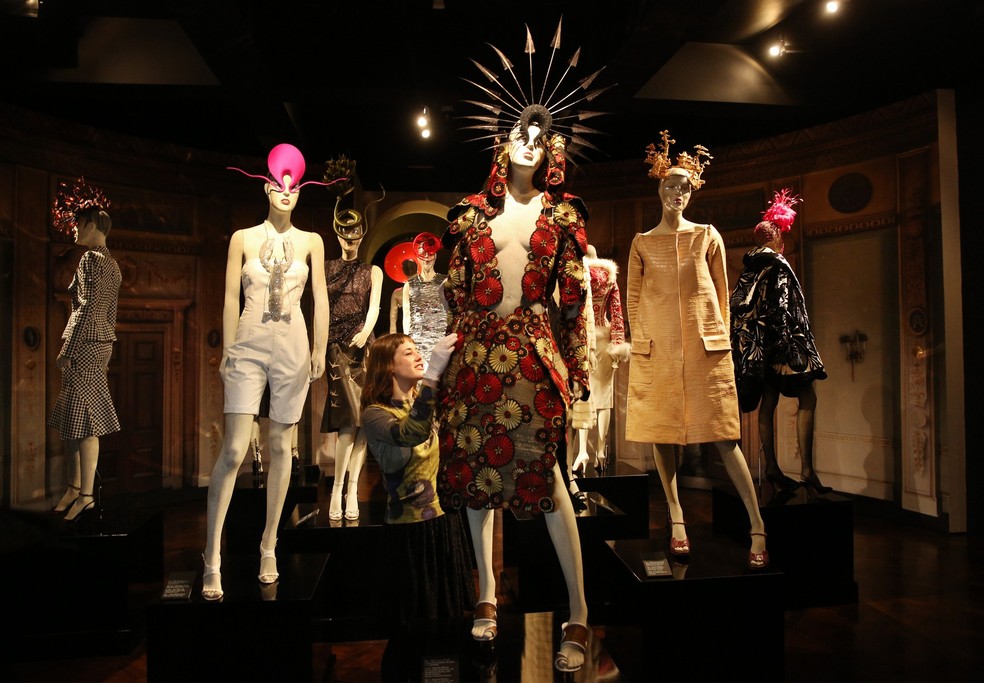 Peças do closet de Isabella Blow serão expostas no Canadá