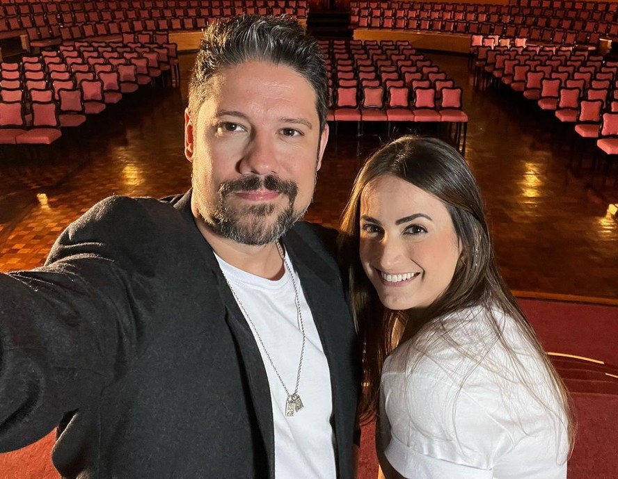 Phelipe Siani se pronuncia após Mari Palma receber mensagens de ódio ...