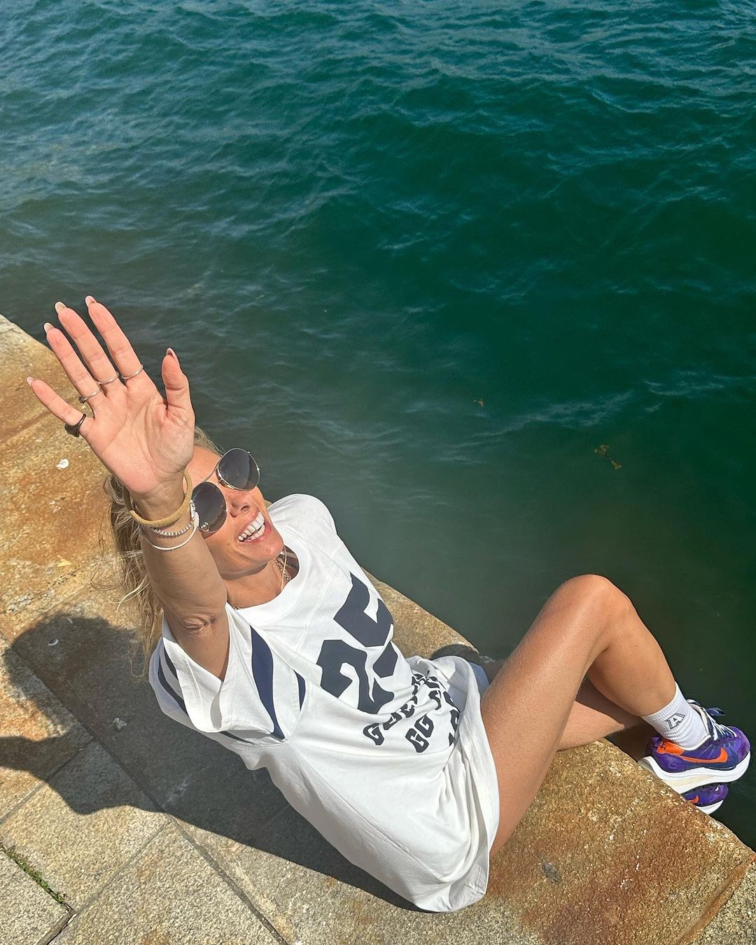 Depois da Grécia, Adriane Galisteu curte dia de sol em Portugal