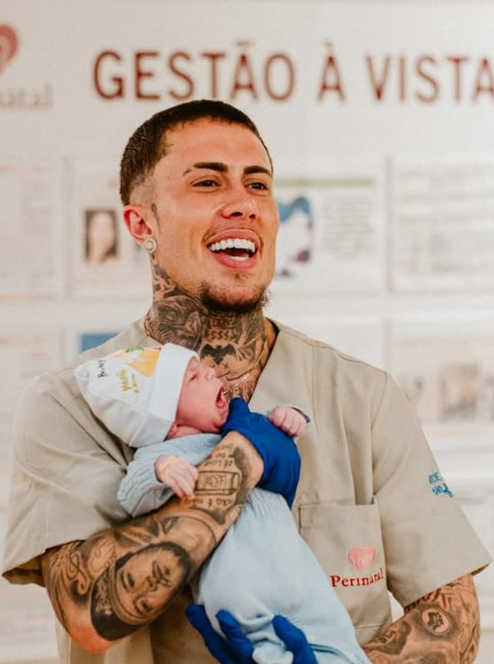 MC Daniel exibe momento fofo ao lado de Rás e se declara com música: 'Me vejo no seu rosto'