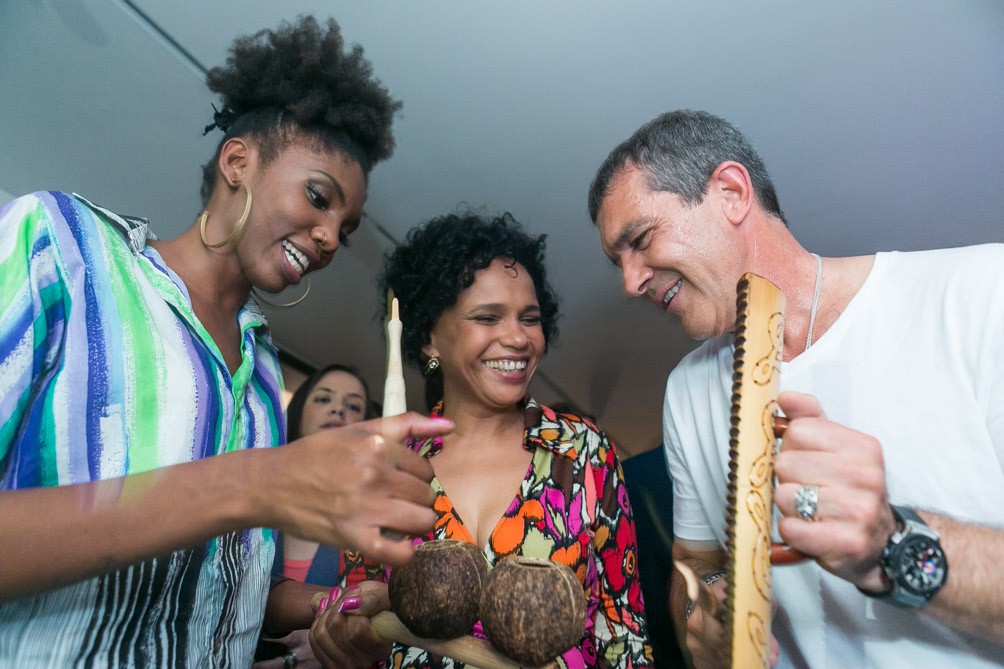 Jantar para Antonio Banderas no Rio se transforma em festa com roda de ...