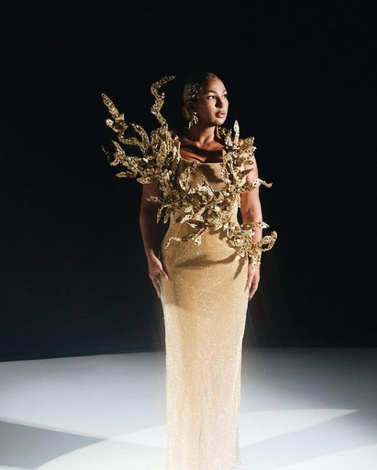 Baile Da Vogue 2024 Valesca Surge Com Look De Sol Radiante Baile Da Vogue Vogue