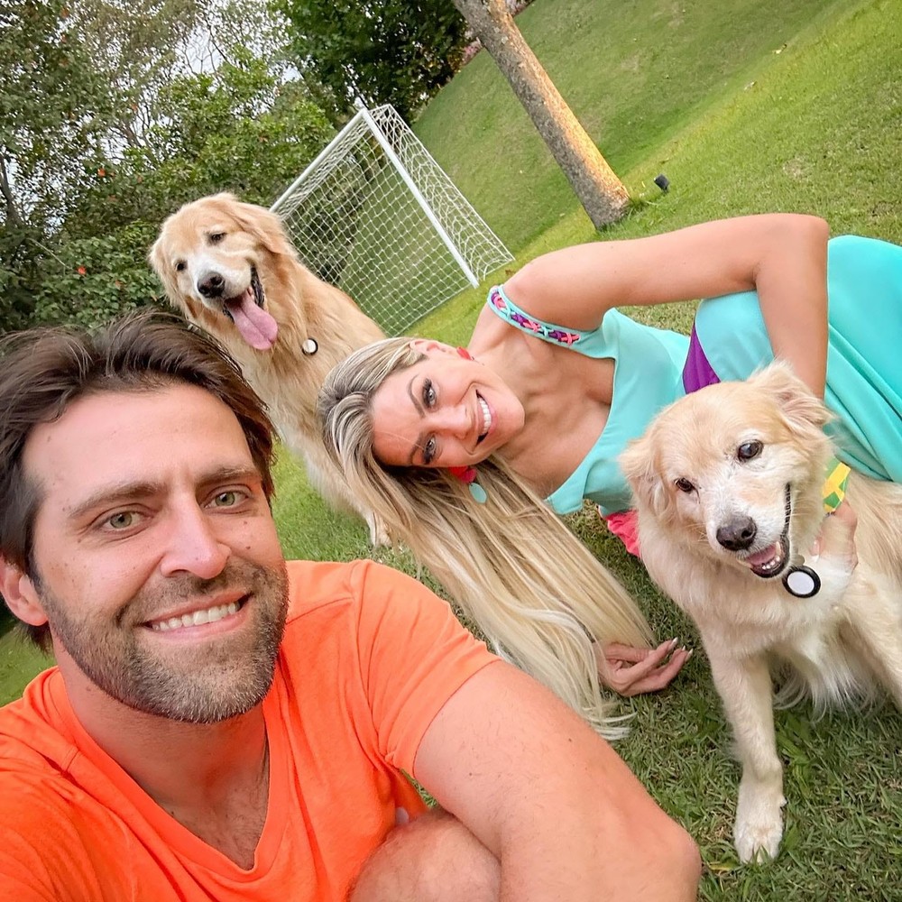 Renata Fan celebra 15 anos ao lado de Átila Abreu