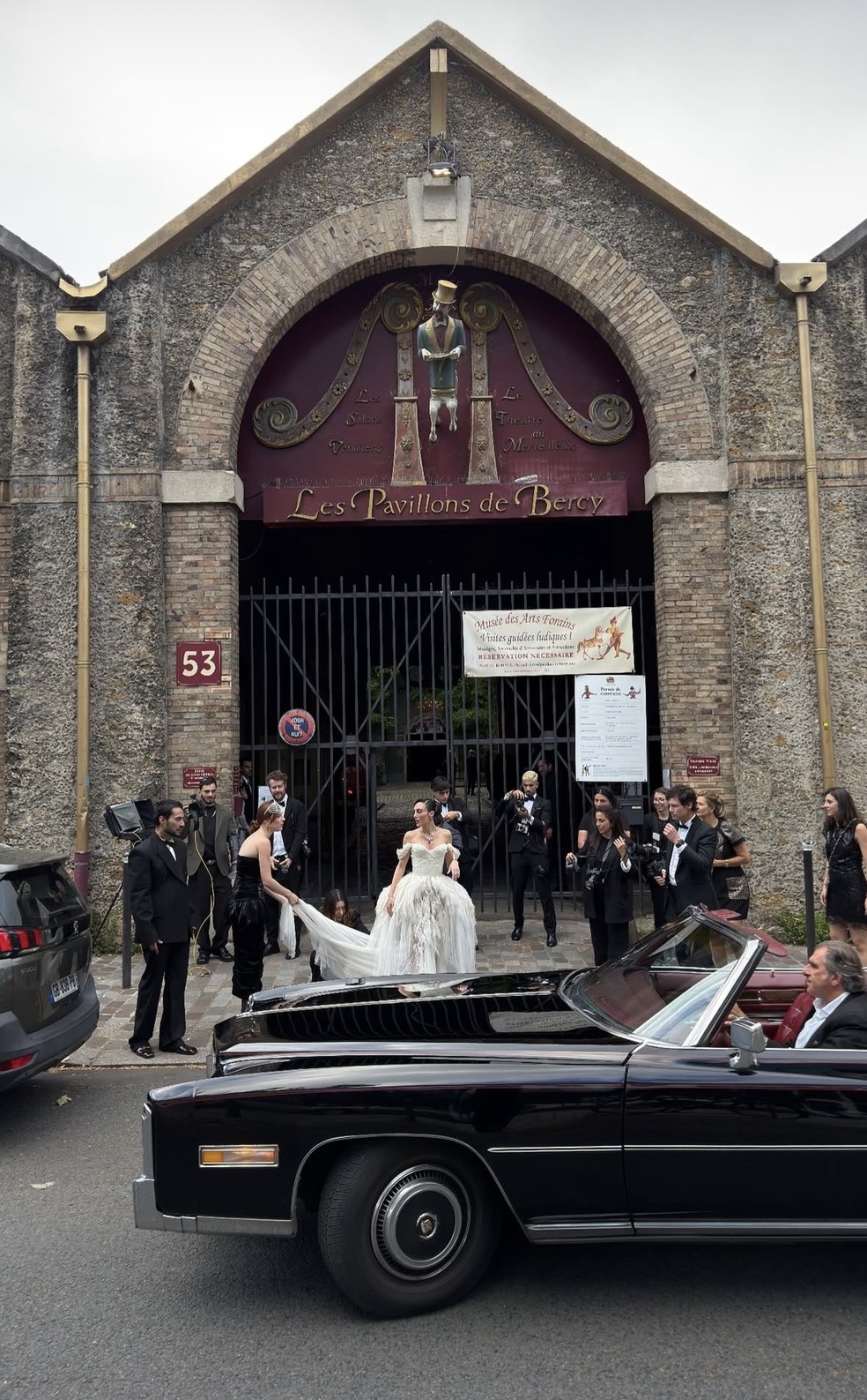 Elisa Zarzur e Alexandre Negrão fazem festa pré-casamento em Paris