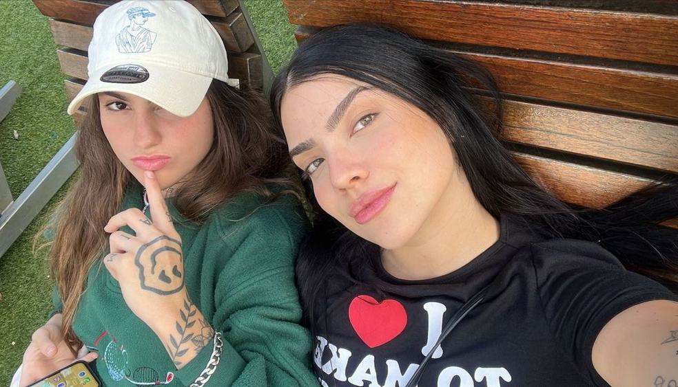 Yasmin Brunet confirma que ficou com a influenciadora Mia Carvalho