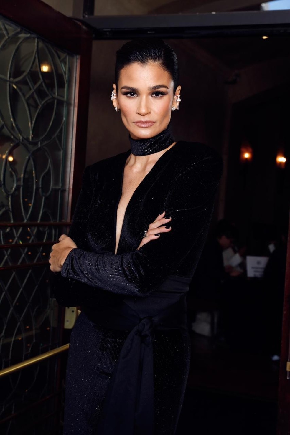 Brasileiros no Oscar: Carol Ribeiro surge deslumbrante com vestido de ...