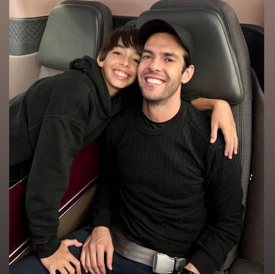 Kaká leva filho mais velho, Luca, para acompanhar Copa do Mundo ...