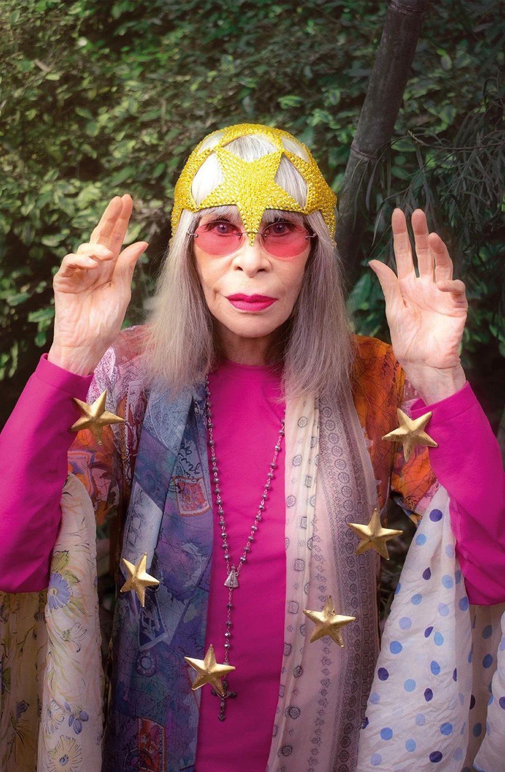 Inovadora e disruptiva: relembre os figurinos mais marcantes de Rita Lee