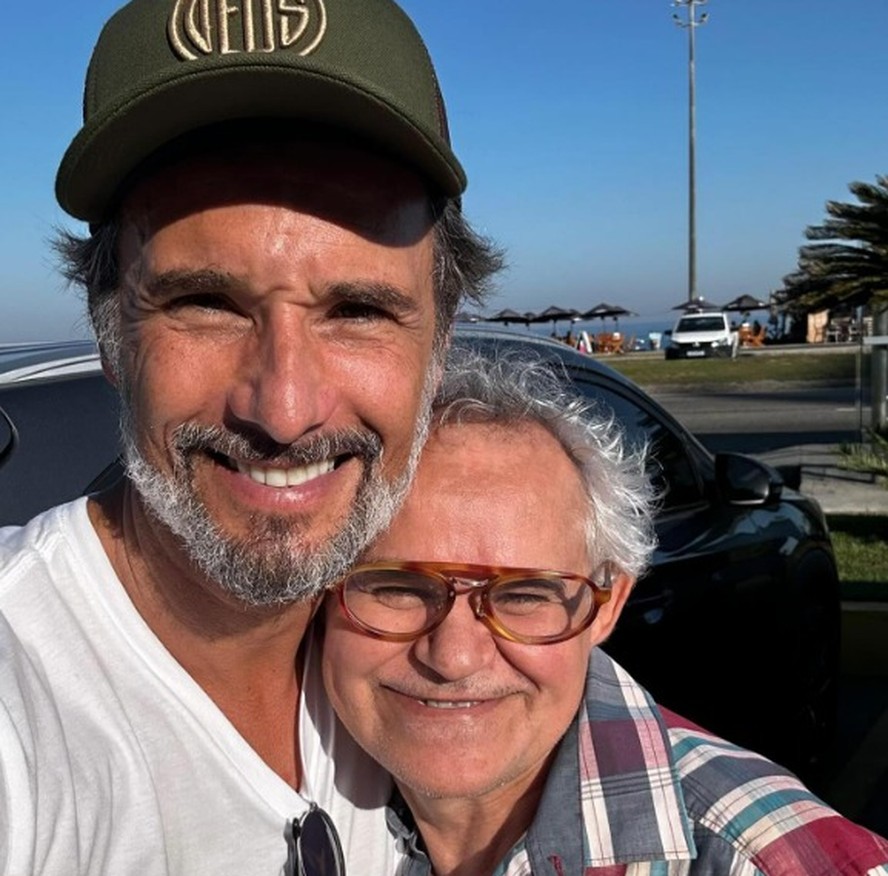 Gero Camilo posa com Rodrigo Santoro no Dia do Cinema Brasileiro