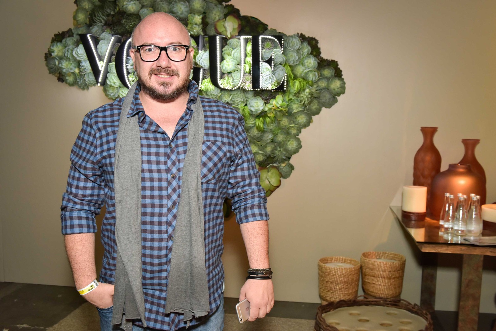 Um giro pelo lounge da Vogue no último dia do SPFW