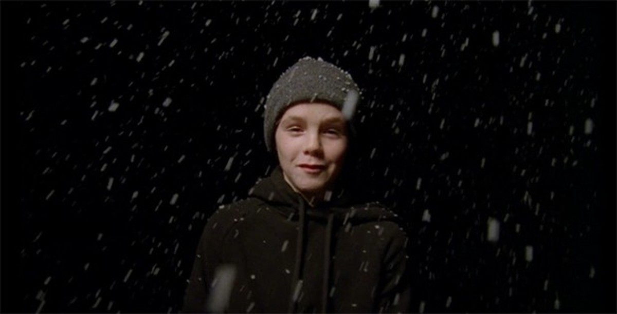 Cruz Beckham lança seu primeiro single e clipe oficiais