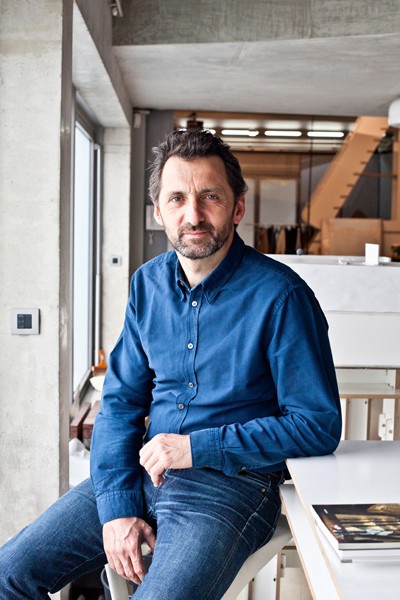 Do mar à galeria: Xavier Veilhan cria esculturas em travessia ...