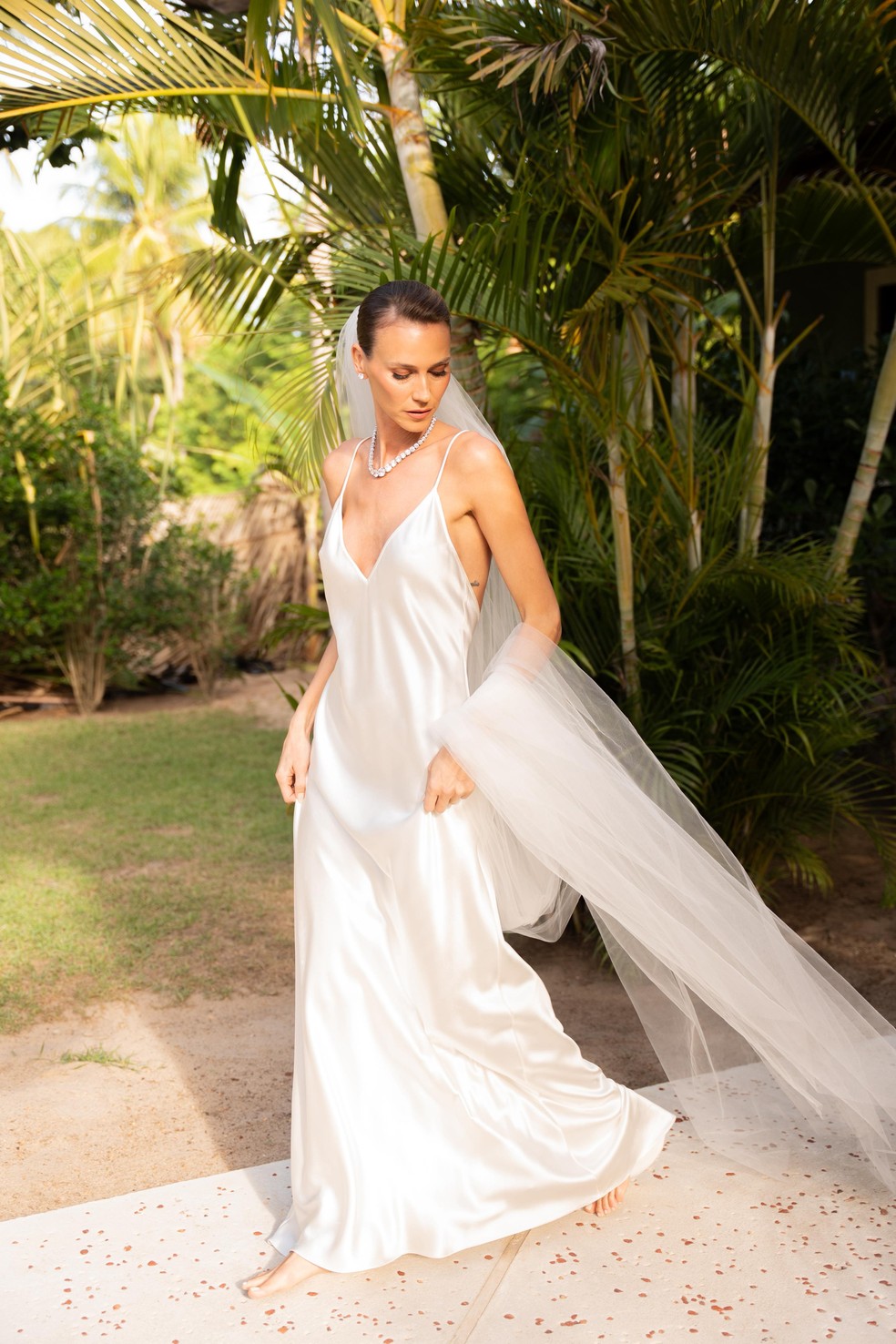 Renata Kuerten e Beto Senna fazem casamento em São Miguel dos Milagres