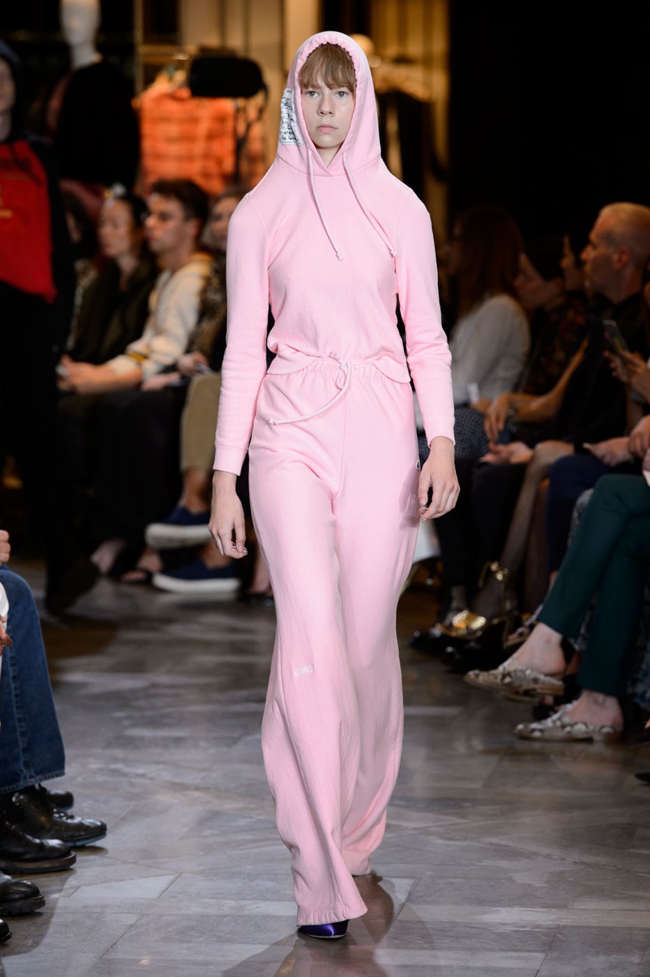 Vetements ocupa Galeries Lafayette com coleção repleta de parcerias