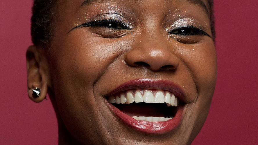 Prática e versátil: uma seleção de maquiagens em stick para testar