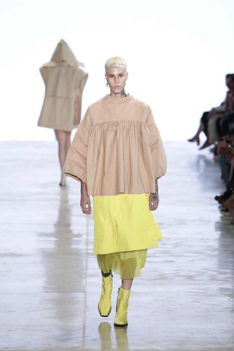 Em sua estreia, Sam Porto é recordista de desfiles no SPFW