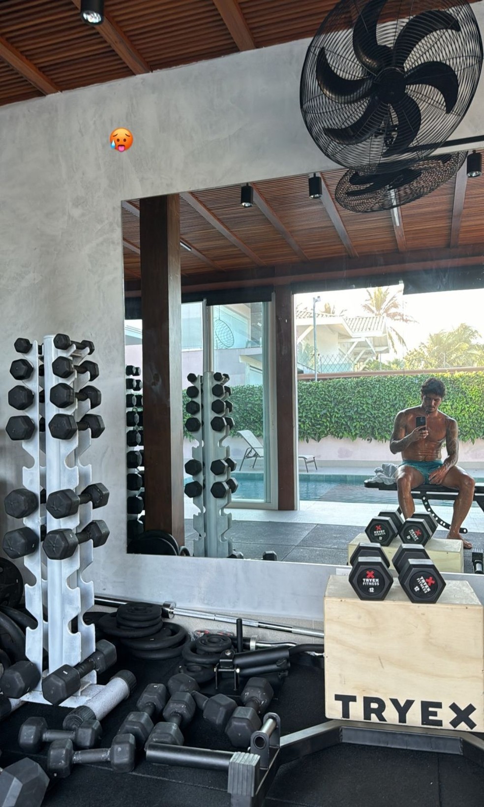 Gabriel Medina exibe treino intenso de sexta