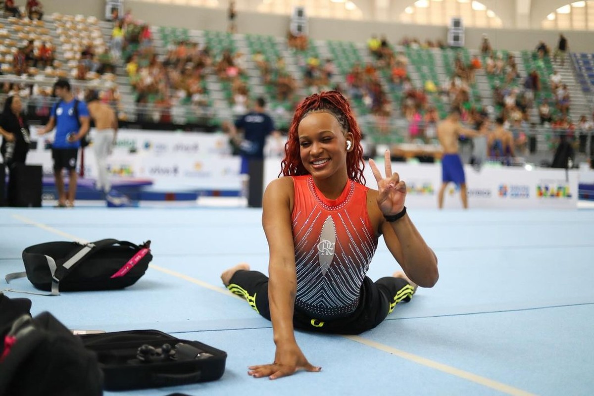 'Por causa de um abraço, eu não desisti', diz Rebeca Andrade sobre ...