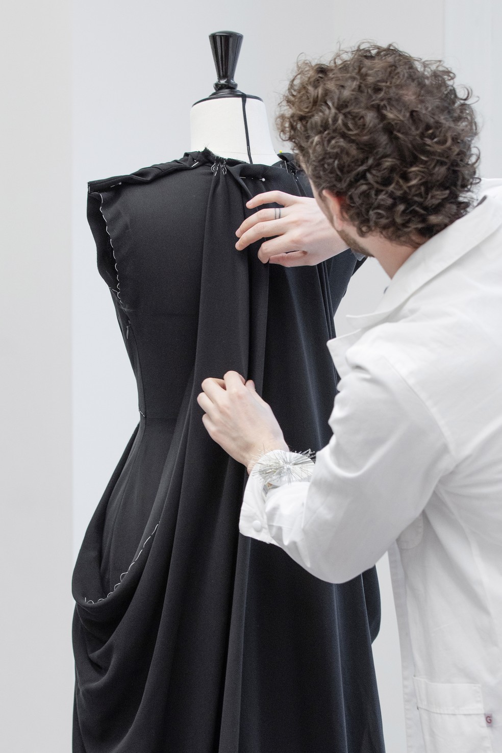 BAFTA 2025: confira todos os detalhes do vestido alta-costura de ...